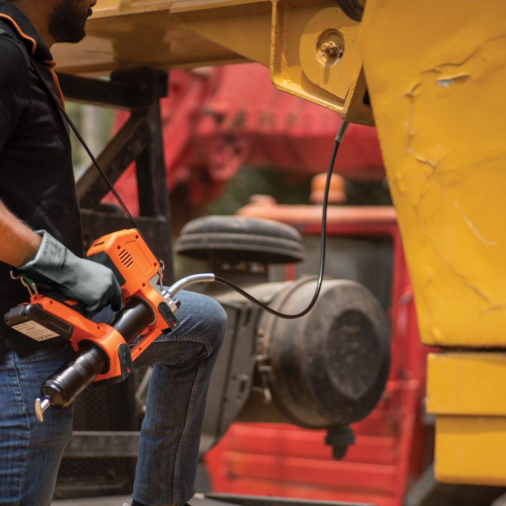 Groz ZCGG20L1UK Battery Operated Grease Gun - Redashe